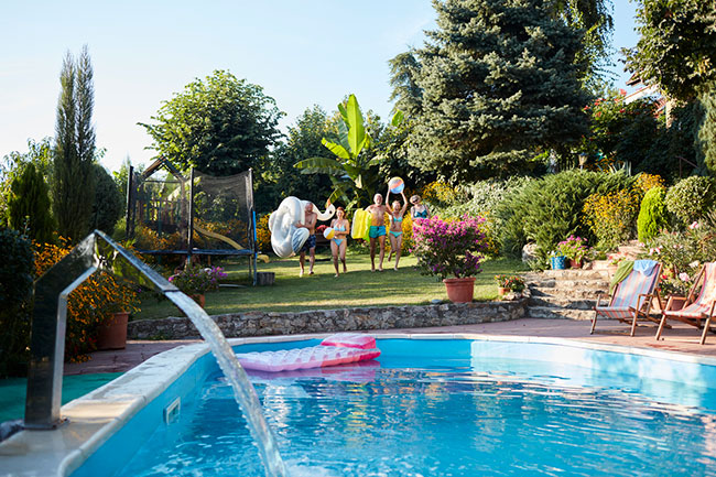 What to Expect at a Swimming Pool Store | S & H Pools